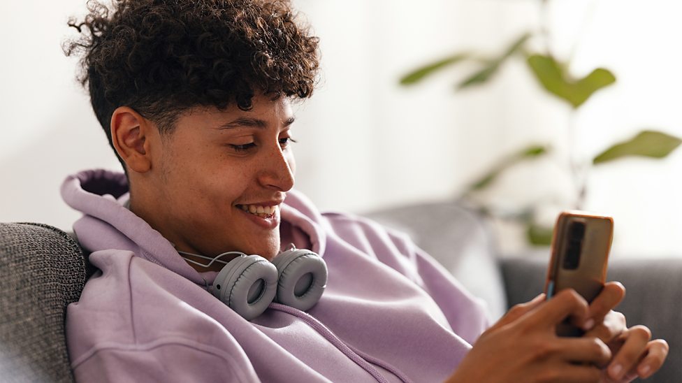 Can you control your TikTok fyp? - BBC Bitesize