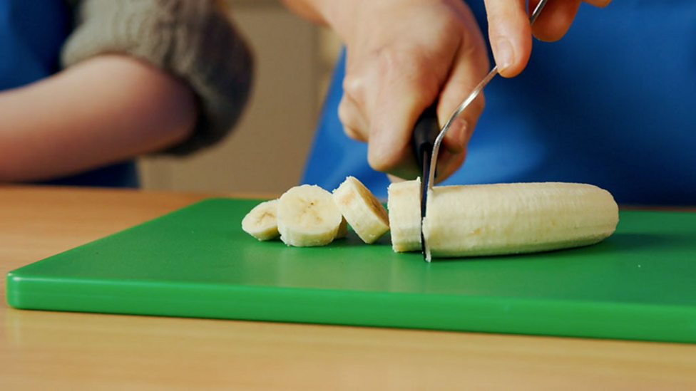 Slicing and cutting safely - KS2 - BBC Bitesize