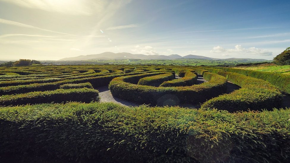 Five amazing mazes across the world - BBC Bitesize