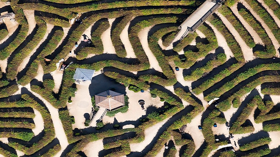 Five amazing mazes across the world - BBC Bitesize