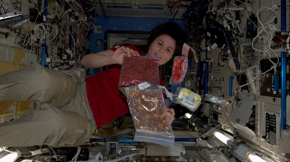 Christmas in space with astronaut Tim Peake - BBC Bitesize