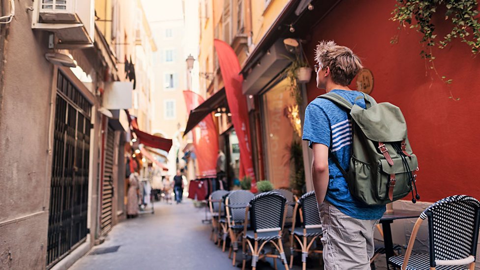 Talking about different ways of travelling in French - BBC Bitesize