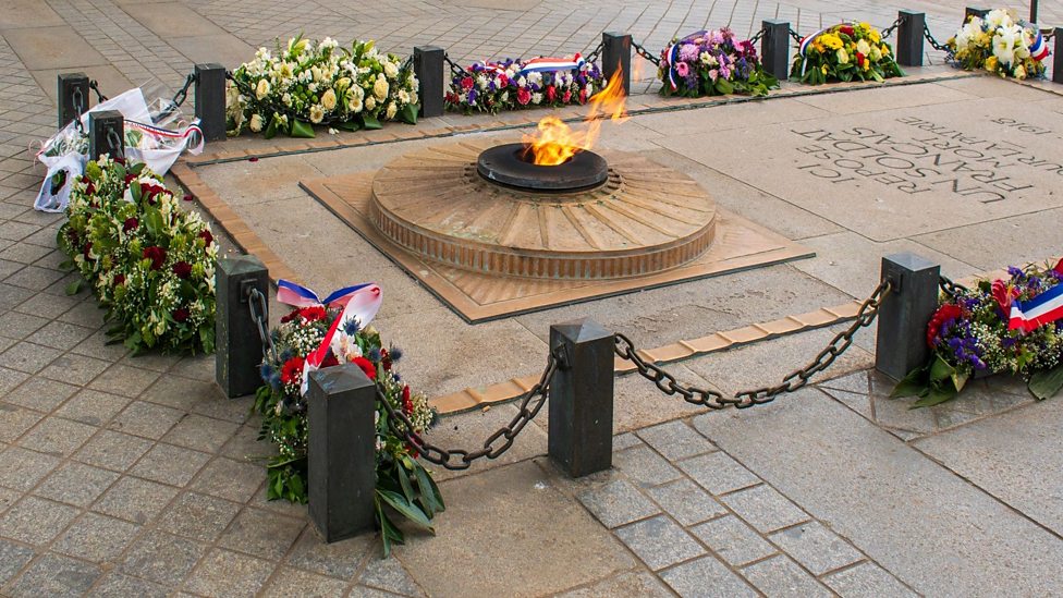 Remembrance Day: What the symbols and features on war memorials mean ...