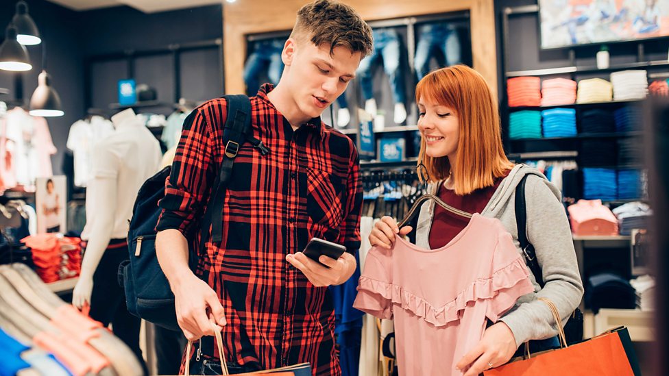 Talking about shopping for clothes and other items in Spanish - BBC ...