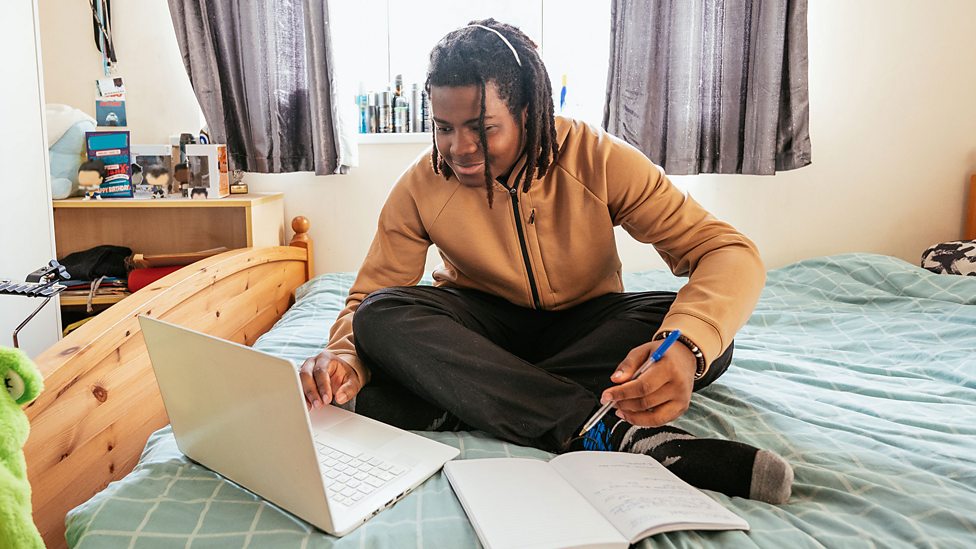 CCEA past papers and mark schemes for GCSE English Literature - BBC ...