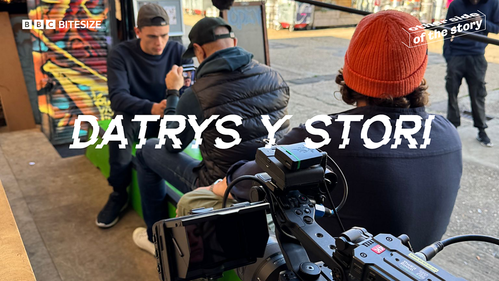 Cofrestrwch ar gyfer Datrys y Stori - BBC Bitesize