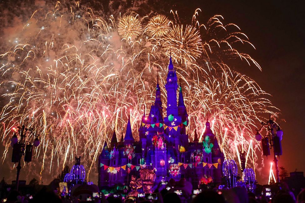 Five twinkling facts about fireworks - BBC Bitesize