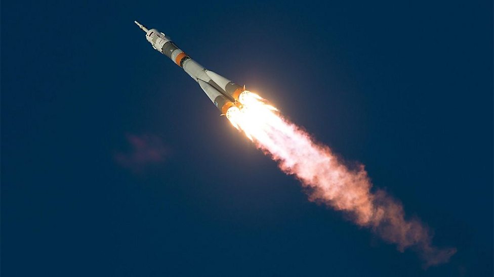 Christmas in space with astronaut Tim Peake - BBC Bitesize