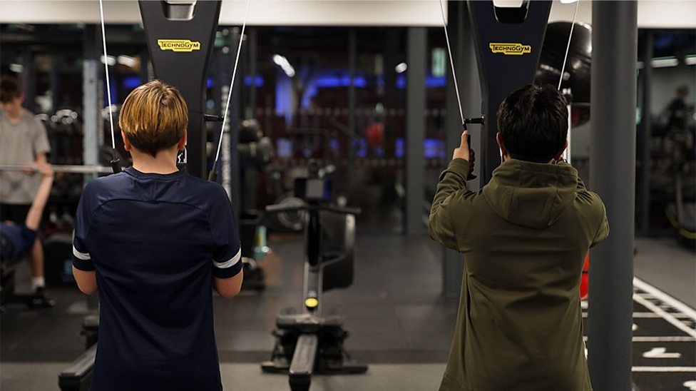 Benefits of junior gym sessions for teens - BBC Bitesize