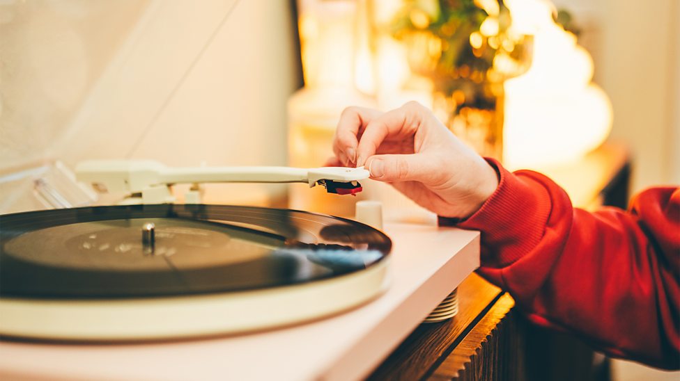 How does vinyl work and does it sound better? - BBC Bitesize