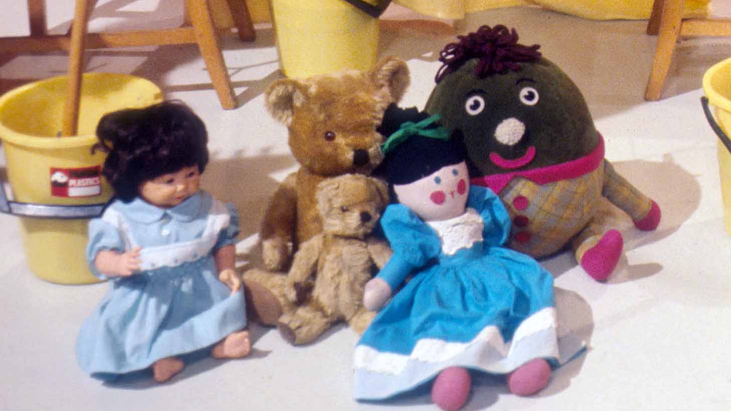 100ObjectsPlaySchoolToys - Canvas