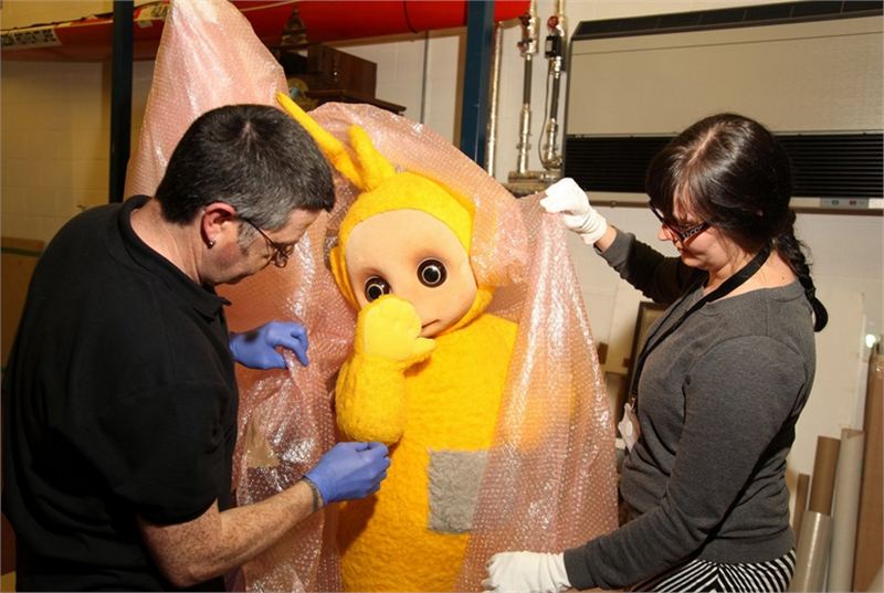 100ObjectsTeletubbies - Canvas