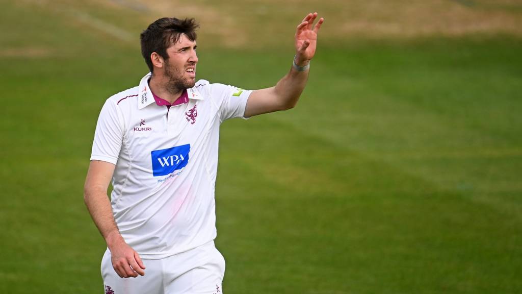 County Championship as it happened: Somerset stay up, Middlesex and ...