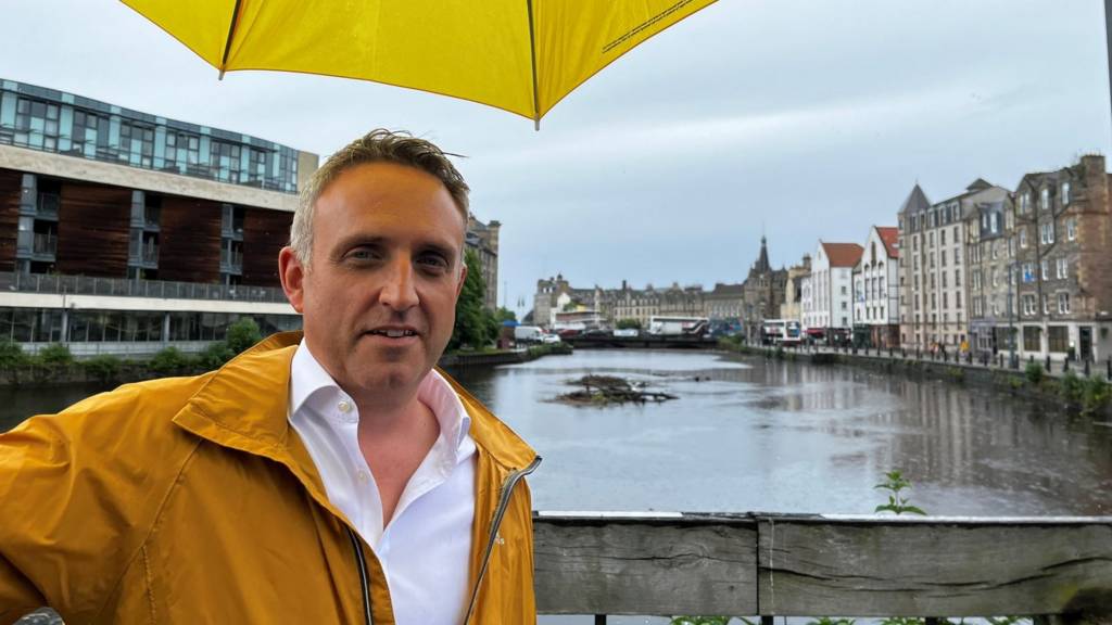Scottish Lib Dem leader says voters 'don't care' about indyref2 - BBC News
