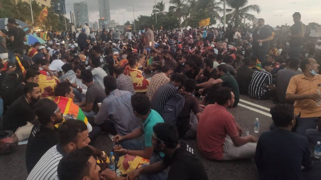 இலங்கை பொருளாதார நெருக்கடி - உலக வங்கி 10 மில்லியன் அமெரிக்க டாலர்கள் ...