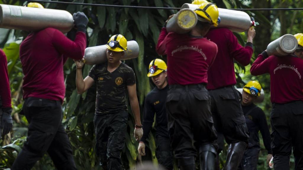 Thailand cave rescue is under way - BBC News