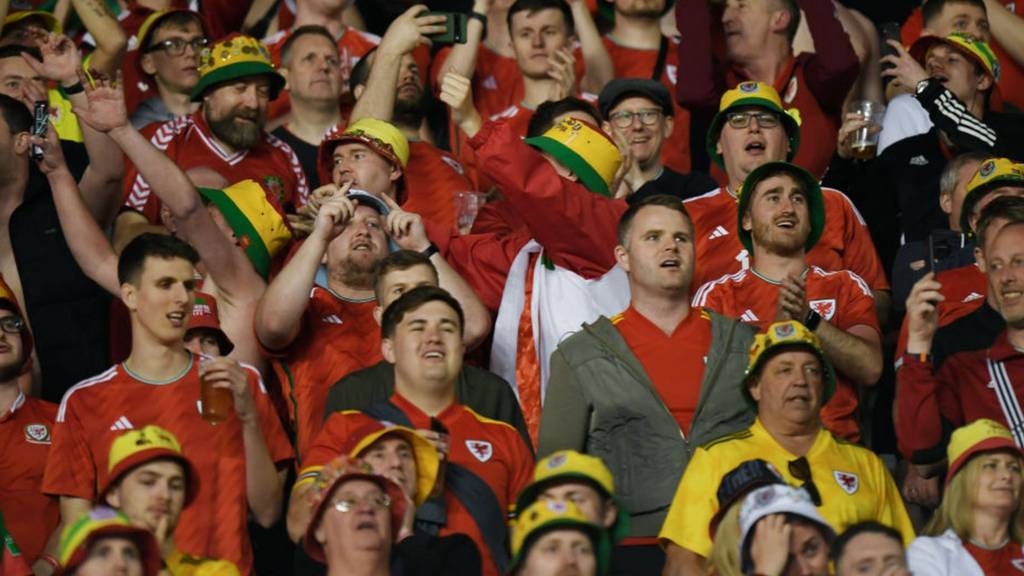 Latest football news: Tottenham manager search Lionesses squad ...