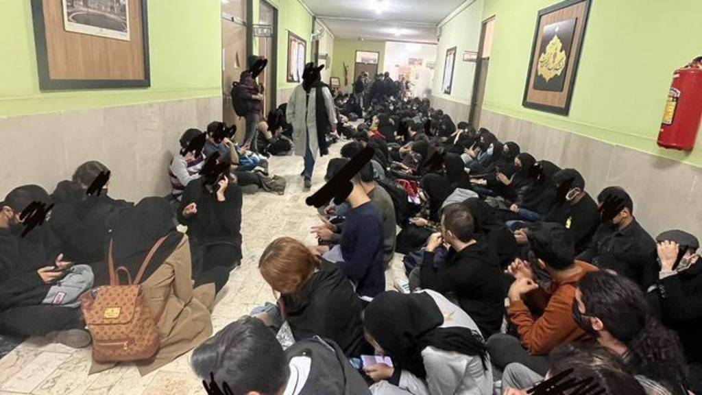 ایستگاه خبر؛ دوشنبه ۹ آبان‌ماه ۱۴۰۱ برابر با ۳۱ اکتبر ۲۰۲۲ Bbc Persian