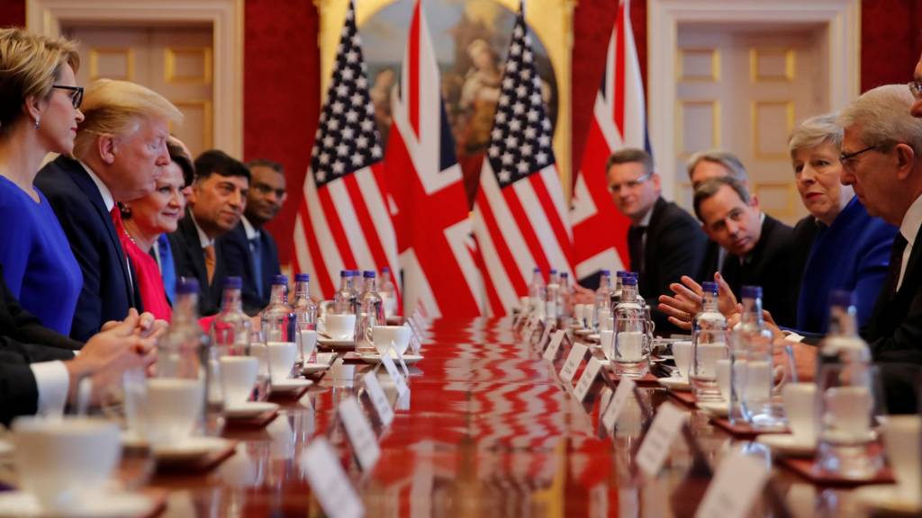 Donald Trump: US president meets PM Theresa May for talks - BBC News