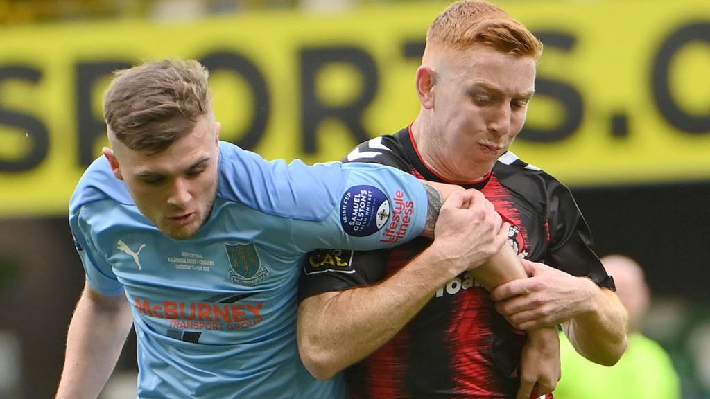 Crues thump Sky Blues in final - as it happened - Live - BBC Sport