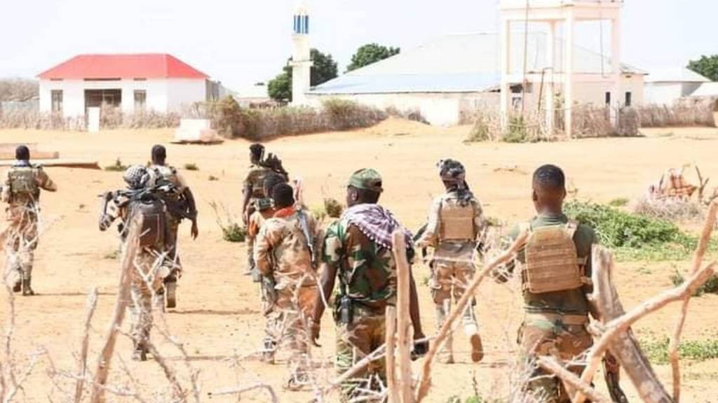 Maxkamad ciidan oo dil ku xukuntay askari nin rayida u dilay shan kun ...