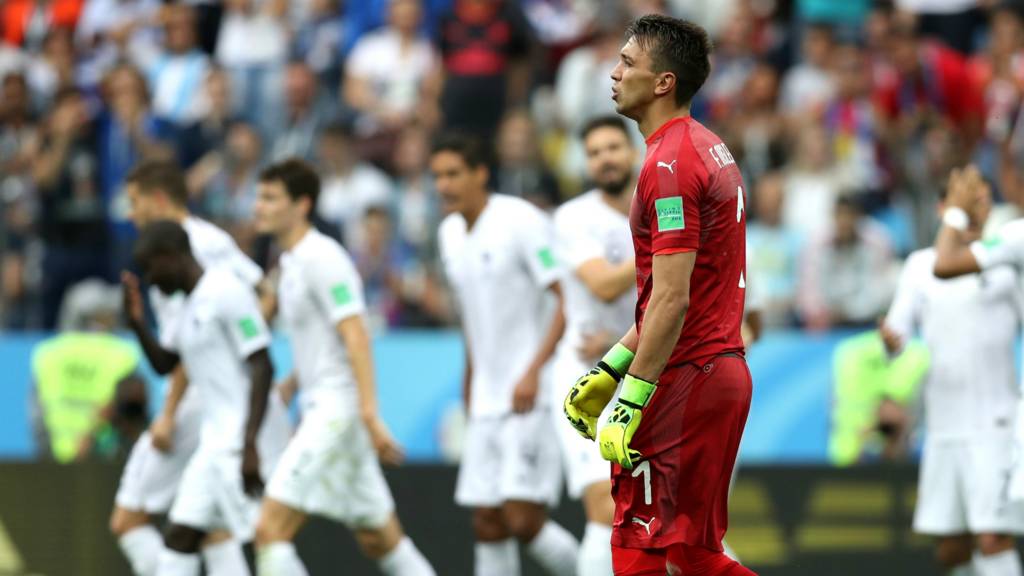 Fifa World Cup quarter-final live: Uruguay v France - Live - BBC Sport