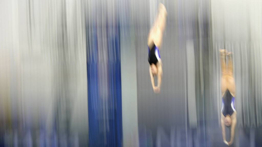 Diving: Women's synchronised 10m platform final - Live - BBC Sport