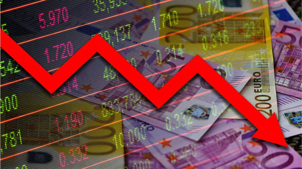 اليورو يهبط إلى أدنى مستوياته أمام الدولار منذ 20 عاما، ومصر تواصل ...