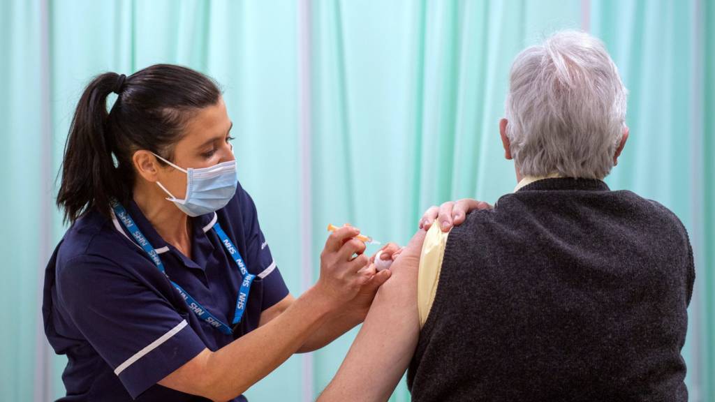 Covid travel: UK signs deal for 35m more Pfizer/BioNTech vaccine doses ...