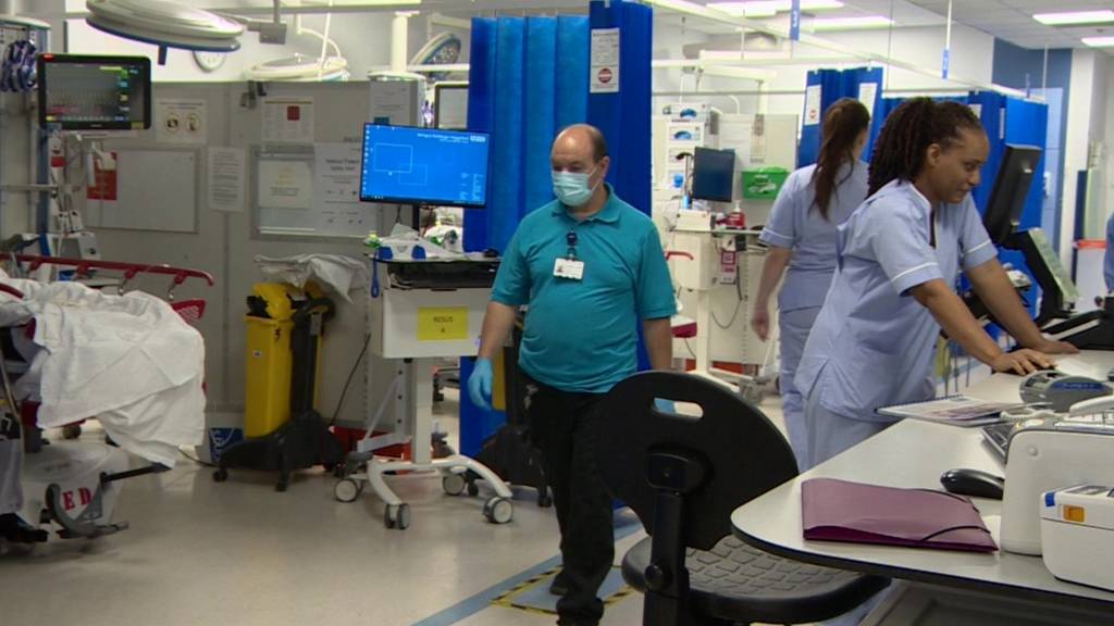 As it happened: On the wards at King's College Hospital - BBC News