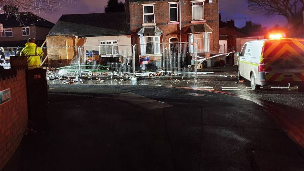 Tipton flood: Live coverage of disruption - BBC News