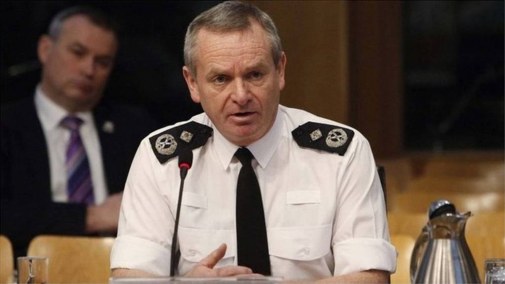 Sir Iain Livingstone speaks to Scottish Police Authority board - BBC News