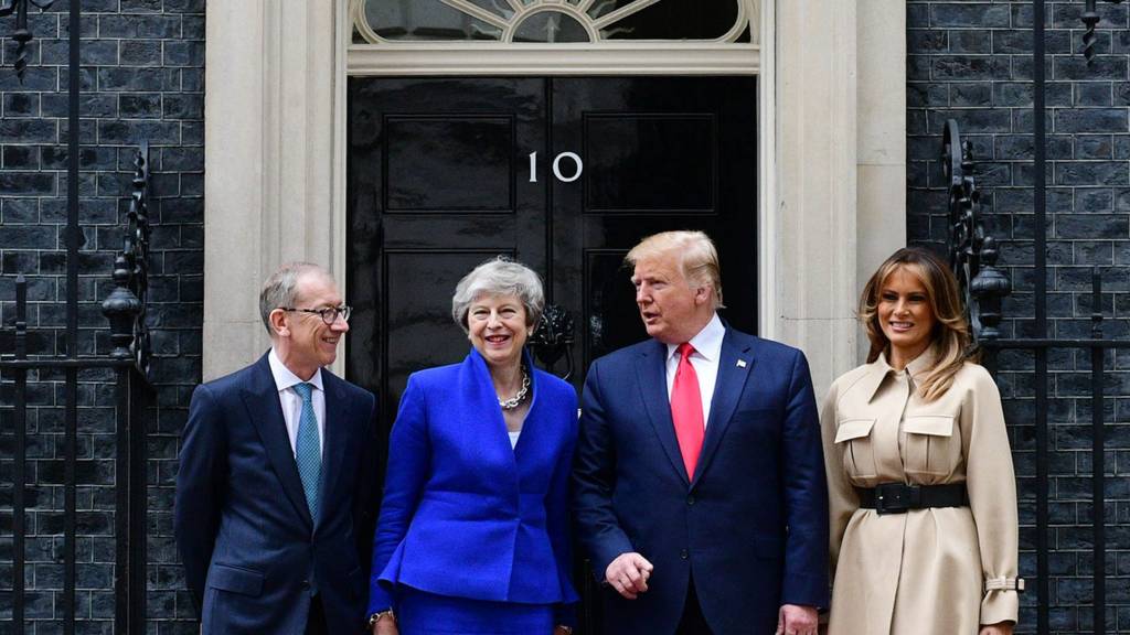Donald Trump: US president meets PM Theresa May for talks - BBC News