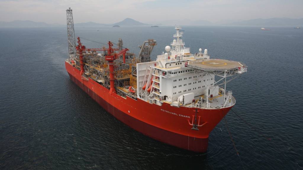 Rosebank: Biggest untapped UK oil field approved by regulators - BBC News