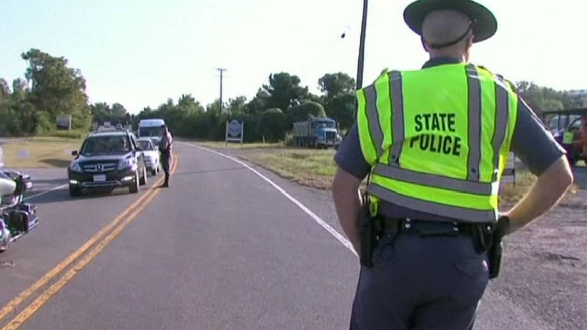 Manhunt after US journalists killed - BBC News