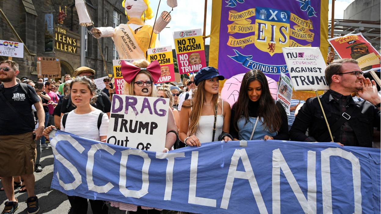Donald Trump: US president in Scotland amid protests - BBC News