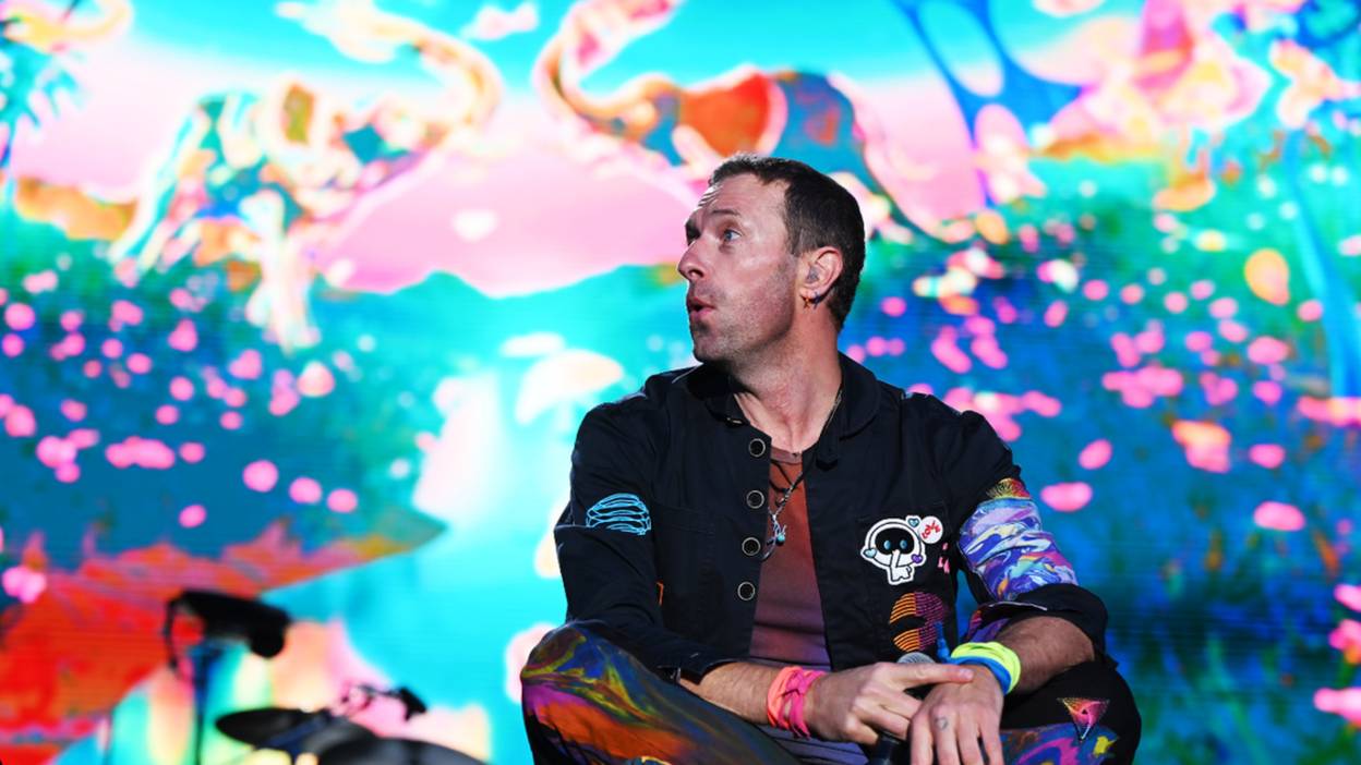 Big Weekend: Coldplay delight crowd at Radio1 festival's final night in ...