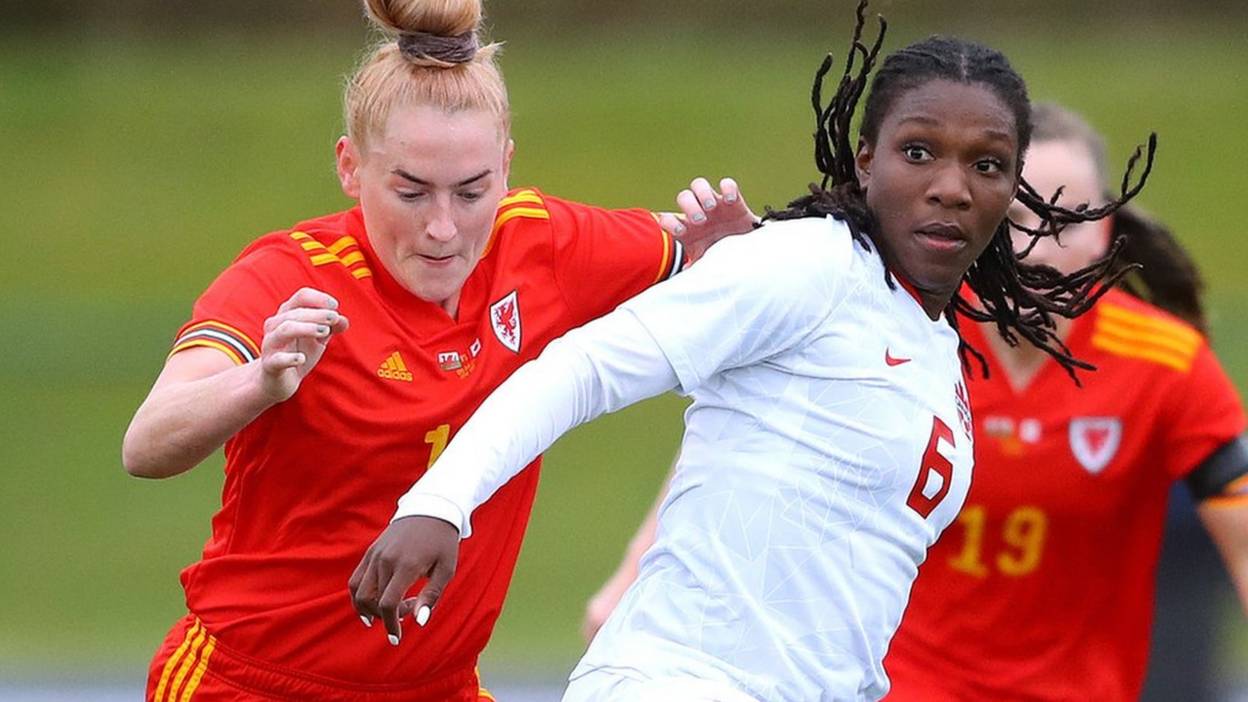 Pêl-droed: Cymru v Denmarc - Newyddion