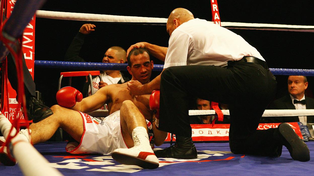 The boxer whose career was ruined by bulimia - BBC Three