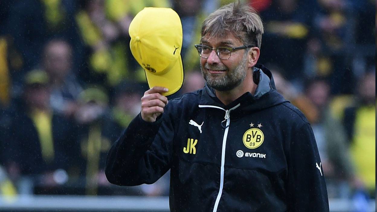 What football managers' outfits say about them - BBC Three