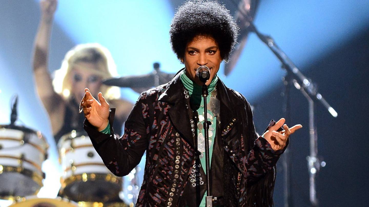 Musician Prince dead at 57 - BBC News
