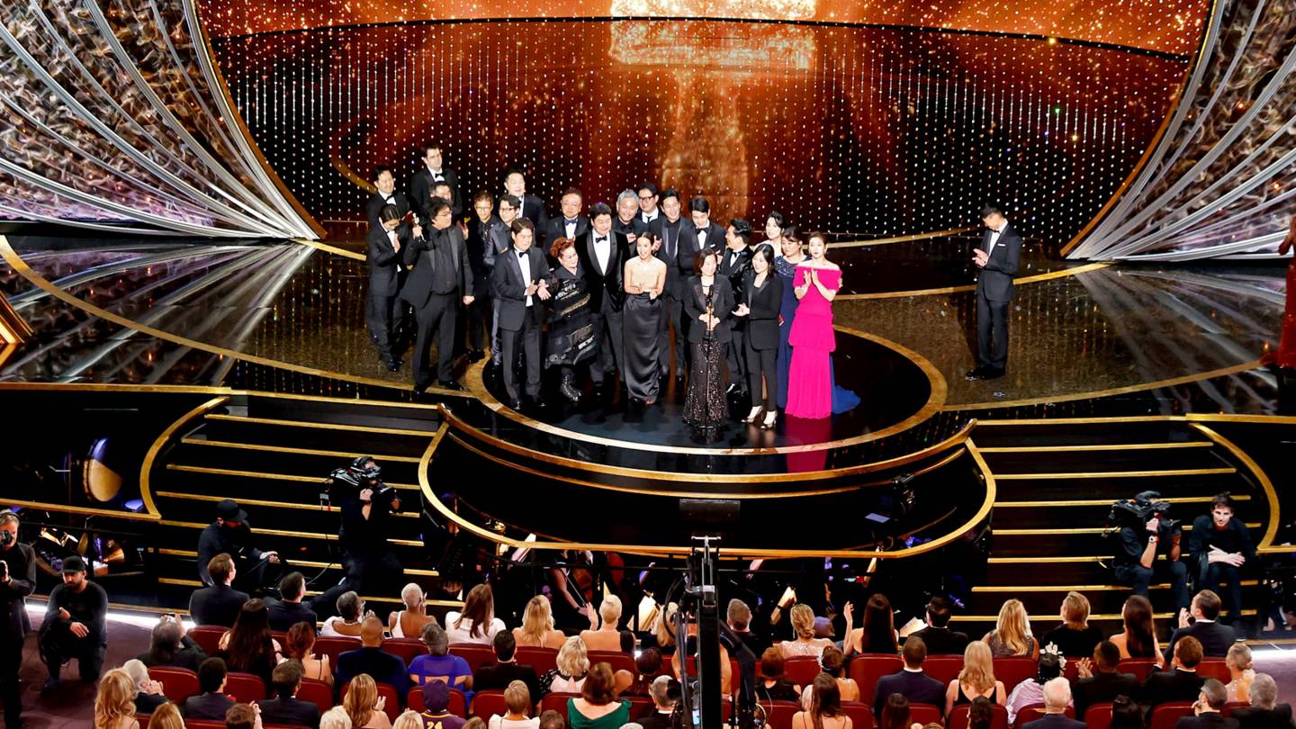 Oscars 2020: Live updates as stars head to parties - BBC News