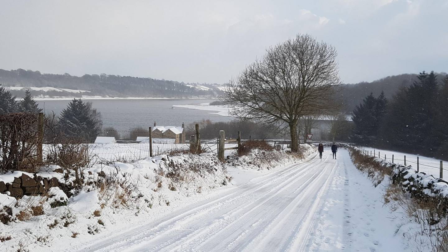 Latest updates: Heavy snow across the East Midlands - BBC News
