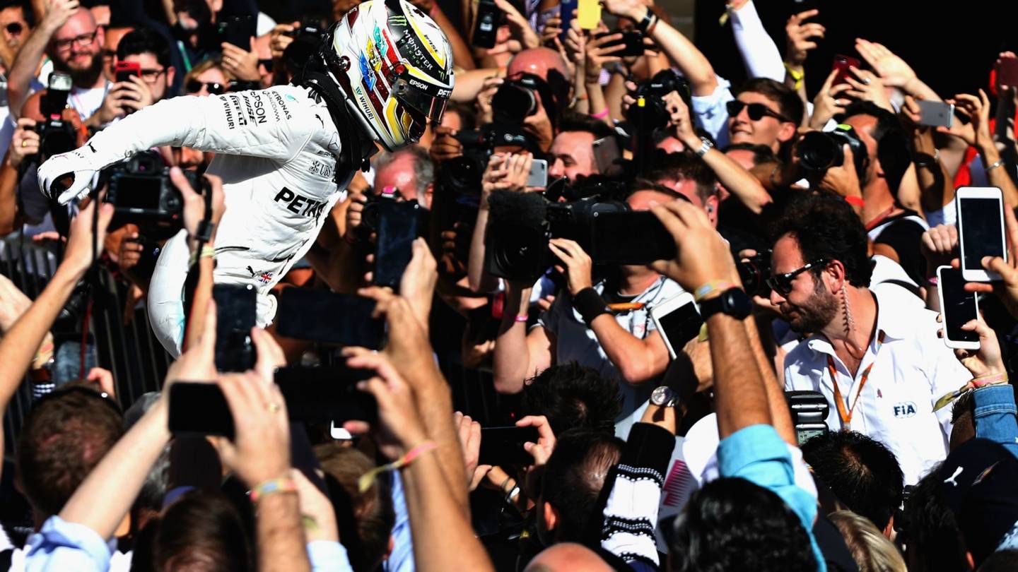 Lewis Hamilton wins in United States - Live - BBC Sport