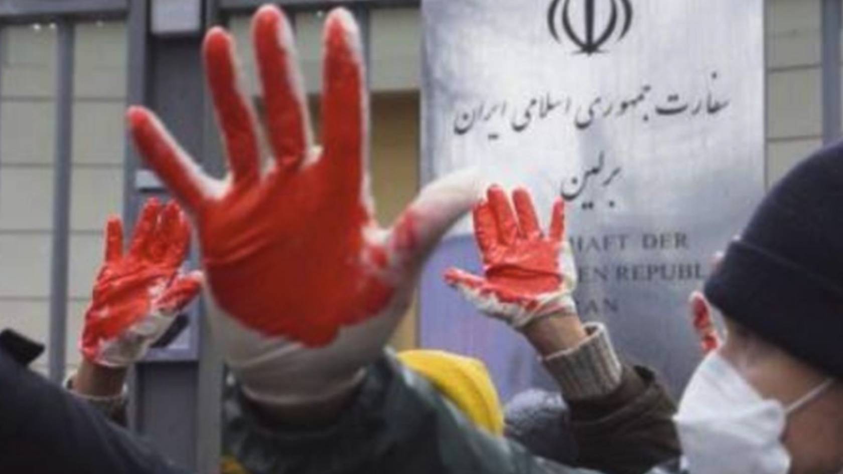 اعتراضات ایران؛ واکنش داخلی و بینالمللی به اعدام محسن شکاری ادامه دارد