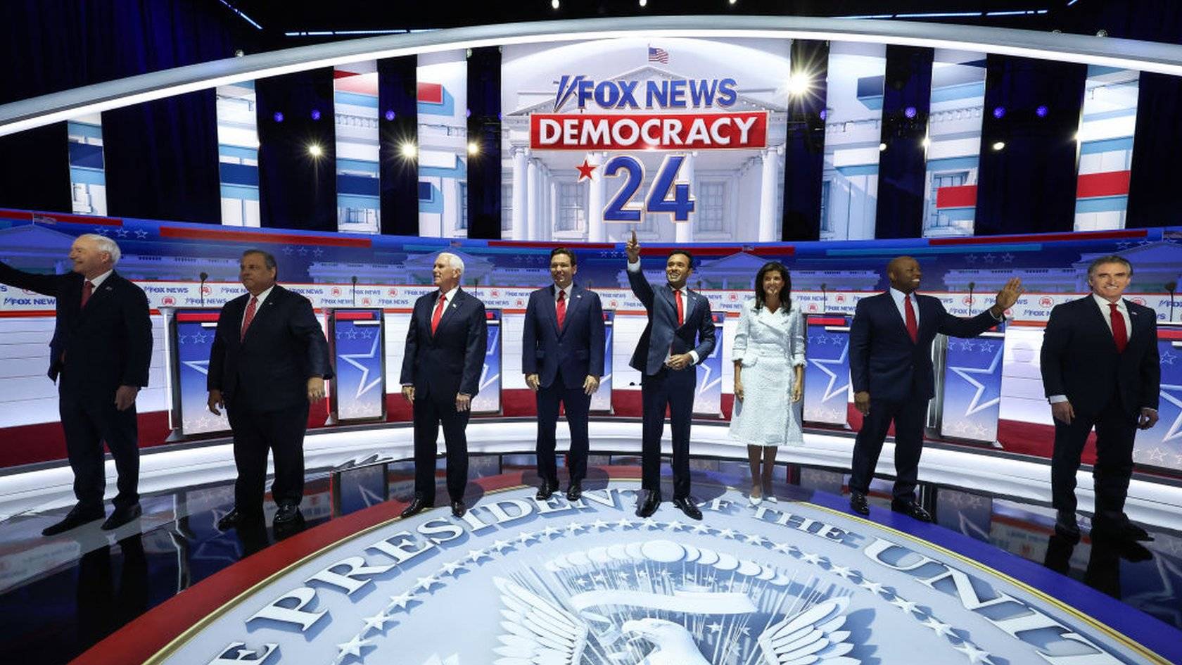 Republican debate sees clashes on abortion, spending and Trump - BBC News