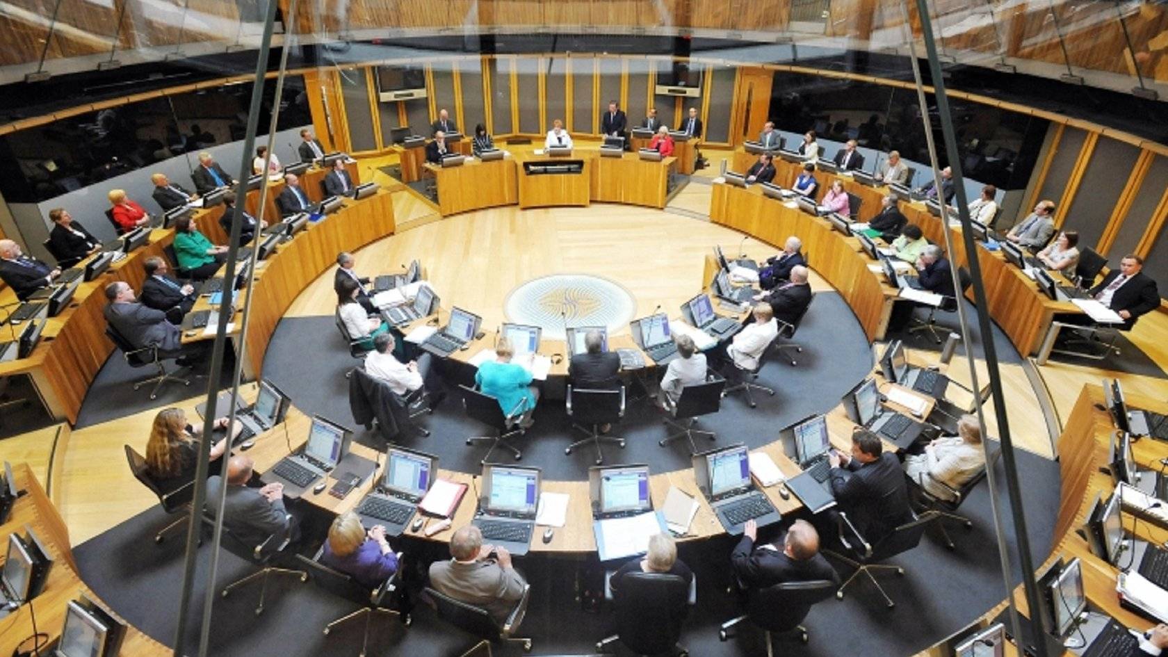 As it happened: Welsh First Minister's Questions - BBC News