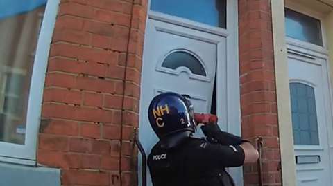 Nottinghamshire Police - BBC News
