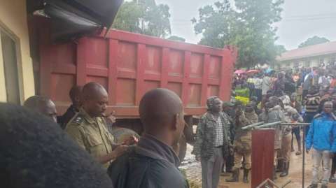 Students die after lorry rams into Uganda classroom - Prime News Ghana