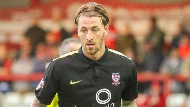 Jake Hyde: Stevenage sign former York City striker - BBC Sport
